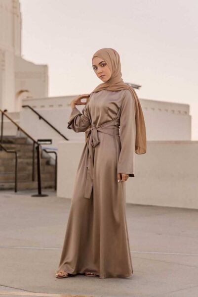 14 Warna Jilbab yang Cocok dengan Baju Mocca - Dailysia