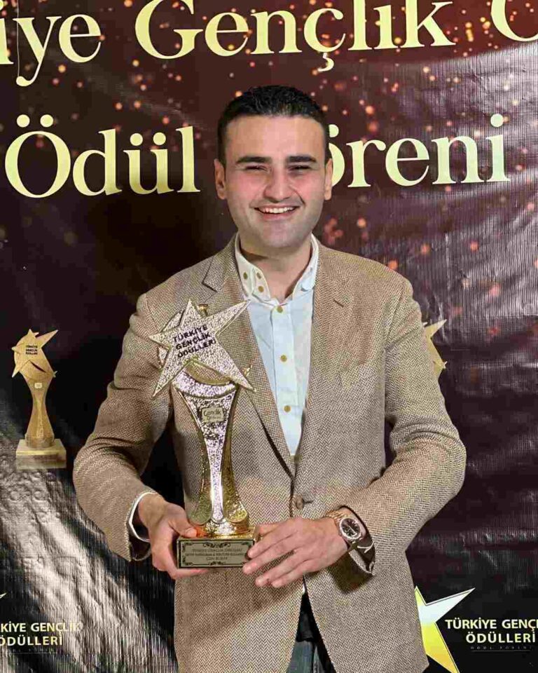 CZN Burak - Biodata, Profil, Fakta, Umur, Agama, Pacar, Karier