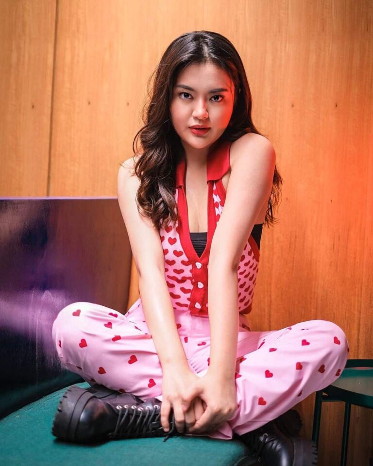 Vania Valencia - Biodata, Profil, Fakta, Umur, Agama, Pacar, Karier