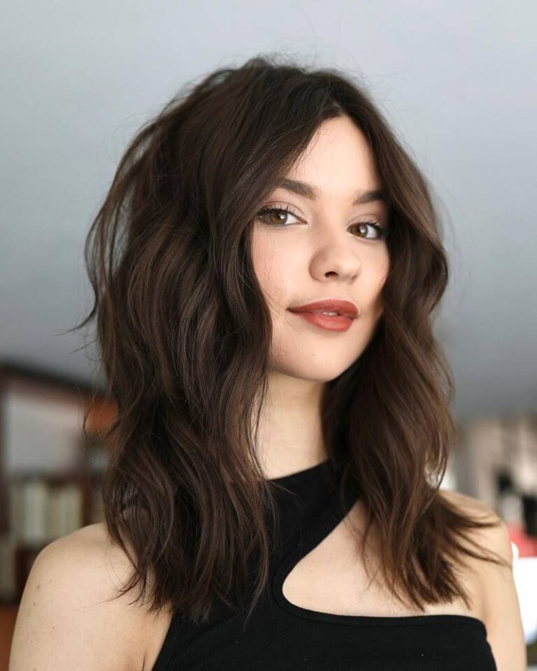 14 Model Rambut Layer Sebahu untuk Wanita, Cantik dan Lucu