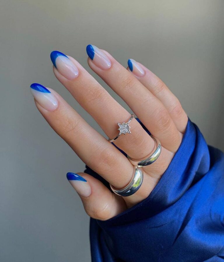 17 Nail Art Warna Biru, Kekinian dan Bikin Kuku Tampak Modis