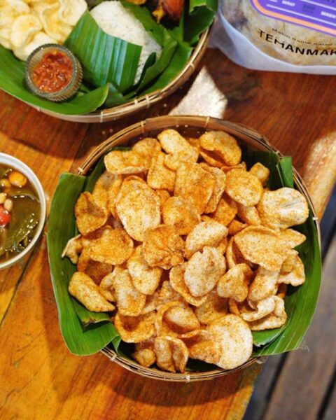 15 Jenis Kerupuk Populer dan Punya Rasa yang Enak