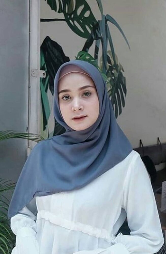 7 Ide Baju Lebaran Warna Putih, Modis dan Stylish - Dailysia