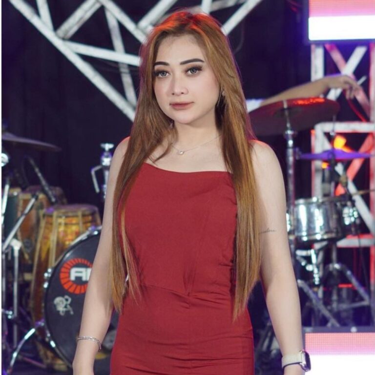 Shinta Arsinta - Biodata, Profil, Fakta, Umur, Agama, Pacar, Single