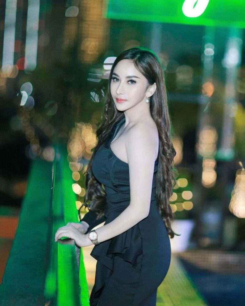 Apristiyah Devita Ayu - Biodata, Profil, Fakta, Umur, Agama, Suami