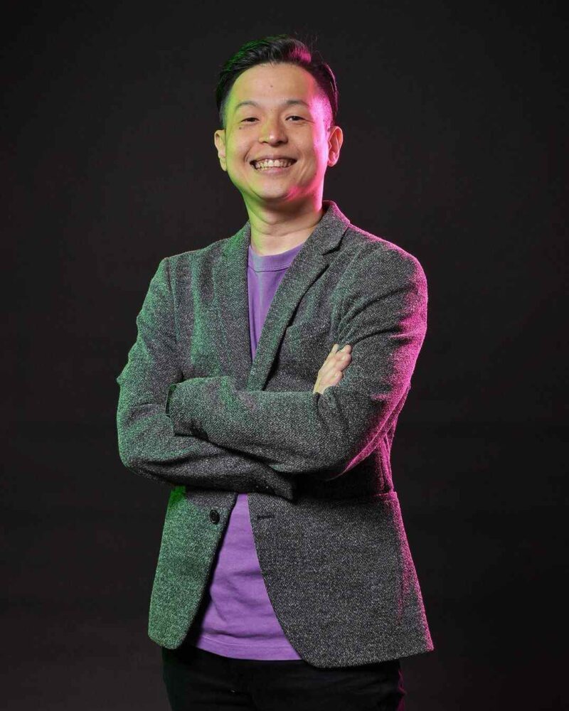 Ernest Prakasa - Biodata, Profil, Fakta, Umur, Agama, Istri, Karier
